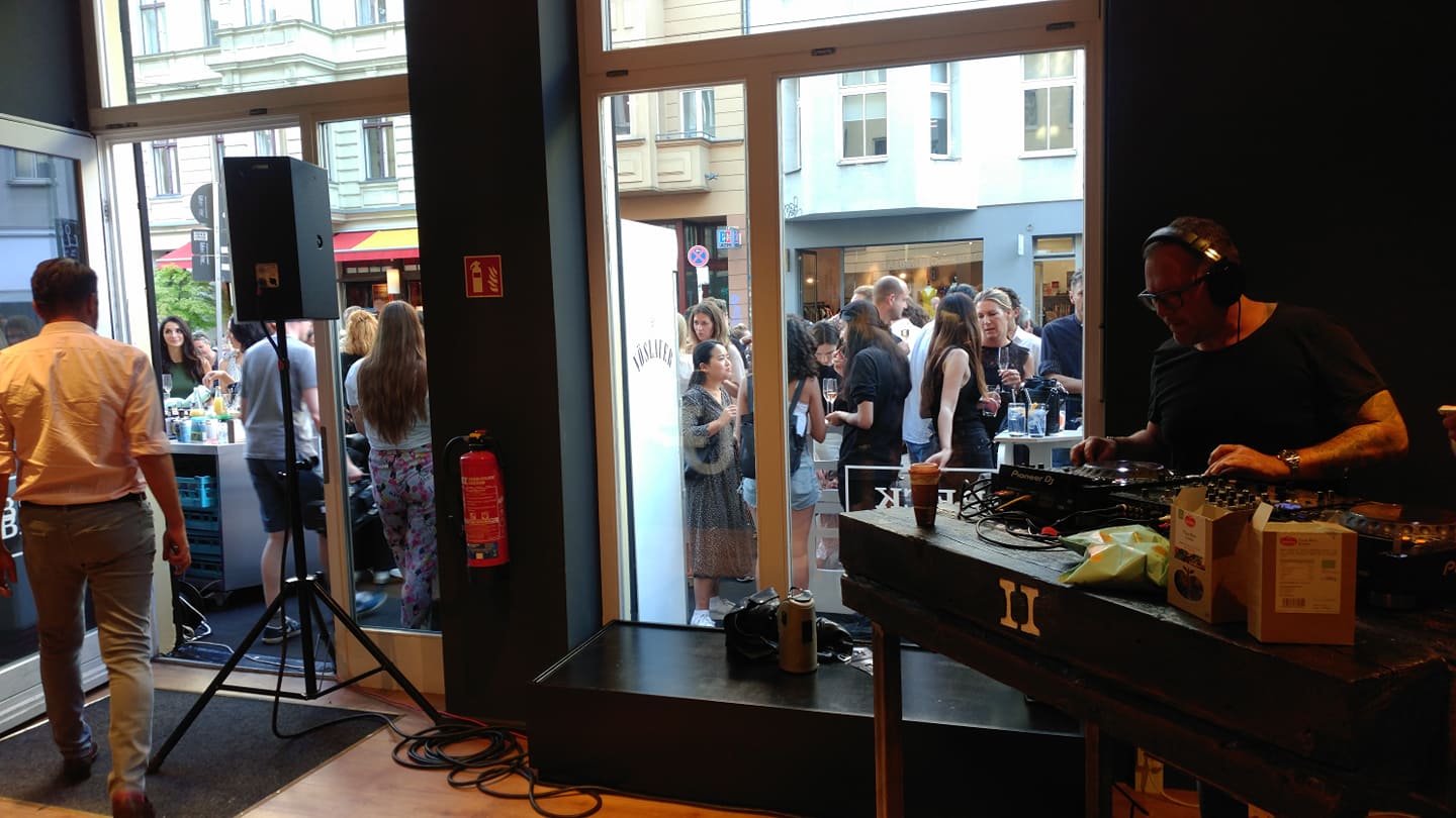 BECK TO BECK- Pop-Up-Store Launchparty - Mode, Shopping, Designer ...